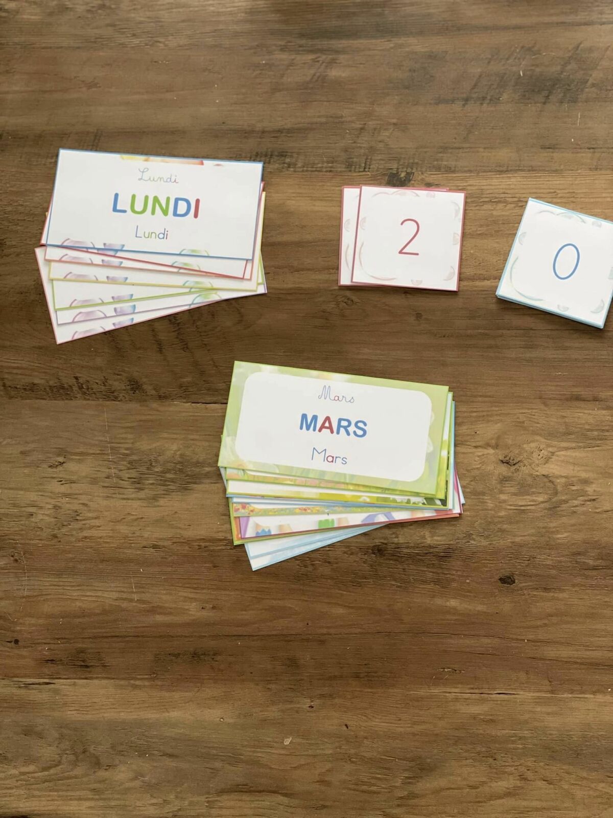 Date du jour lettres colorées – Apprendre Simplement